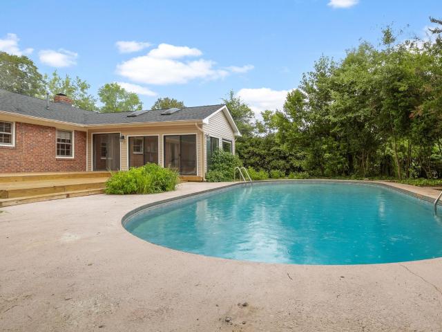 108 Sunline Place