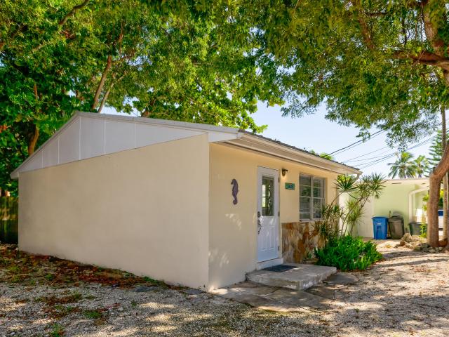 108 Poinciana Dr, Key Largo, FL 33037 | MLS #617950 | Compass