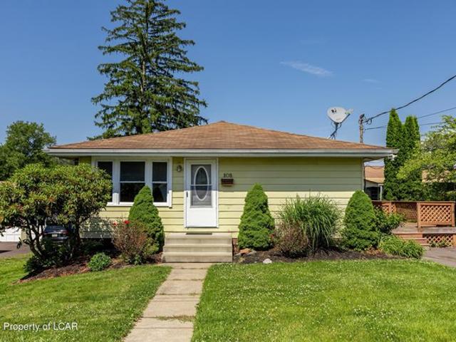 108 Park St, Dallas, PA 18612