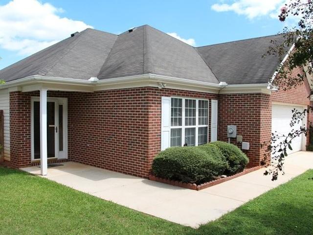 108 Pin Oak Dr, Greenwood, SC 29649