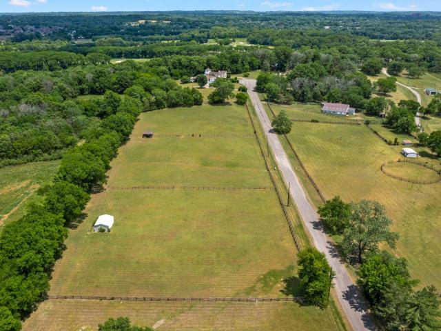 108 Pineywood Acres Dr