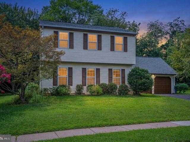 108 Plum Tree Ct, Sterling, VA 20164