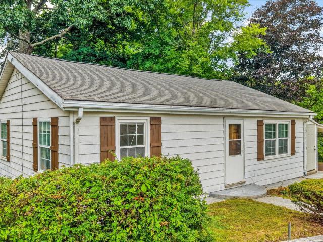 108 Ridgewood Rd