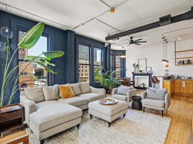 108 W Wells St, Unit 4A