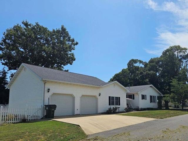 108 W Alice St, Mount Vernon, MO 65712