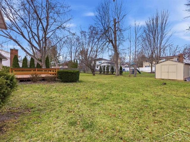 108 W Chapel Lane