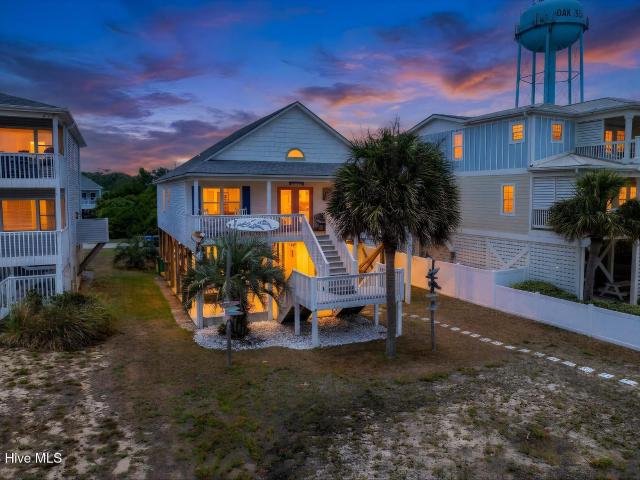 108 W Dolphin Drive