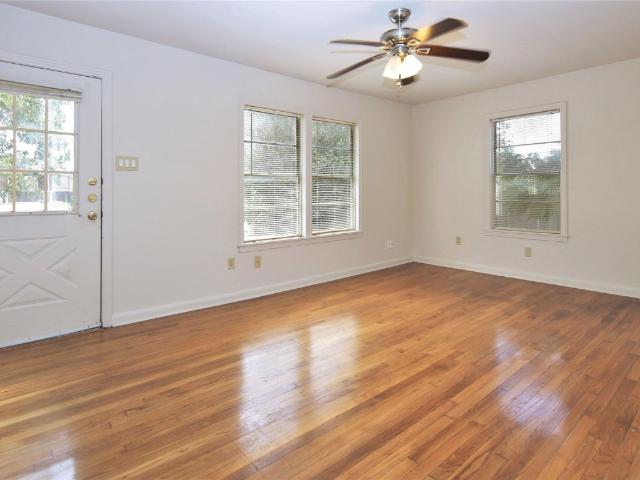 108 W Mink St, Willis, TX 77378 | MLS #72268
