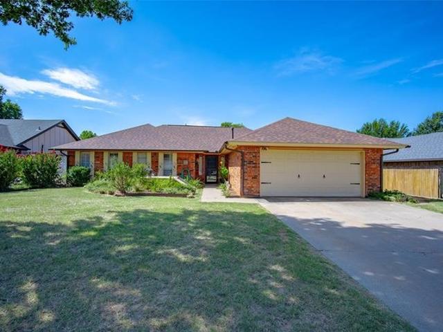 108 W Parkland Dr, Yukon, OK 73099