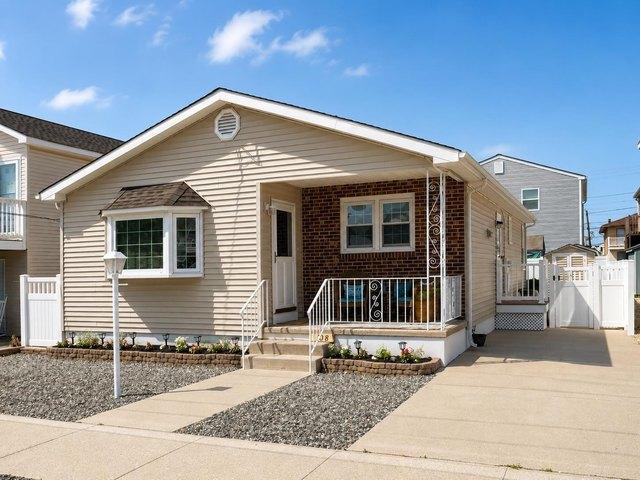 108 W Syracuse Ave, Wildwood Crest, NJ 08260