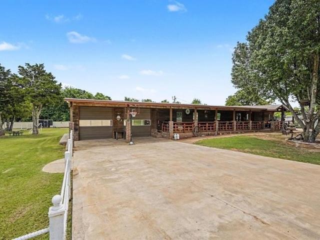 108 Woodland Dr, Edmond, OK 73025