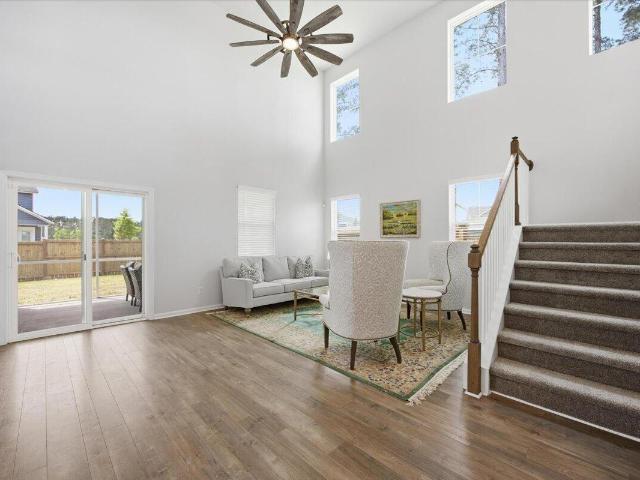 108 Woodland Oak Way