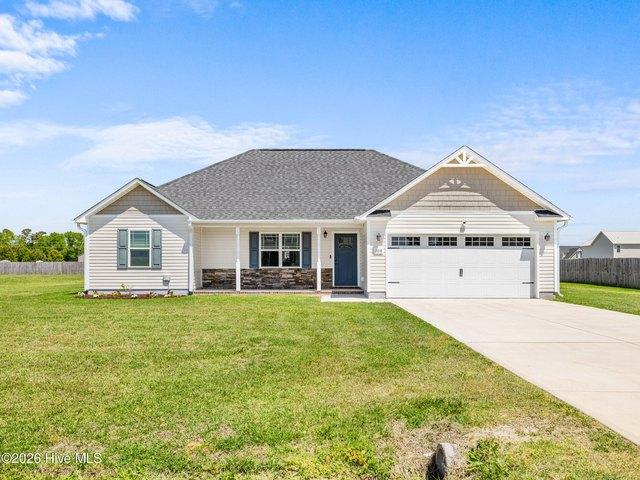 108 Woodwater Dr, Richlands, NC 28574