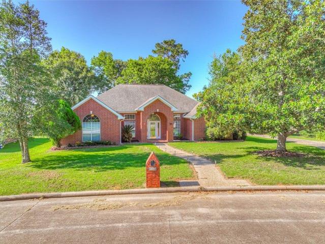 108 Wildwood Dr, Livingston, TX 77351