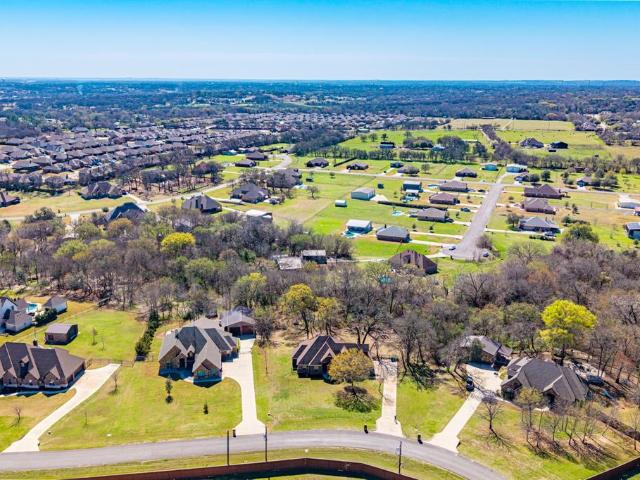 108 Winding Way, Azle, TX 76020 | MLS #21202