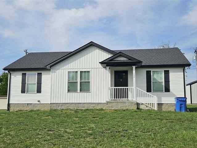 108 Village Cir, Glasgow, KY 42141