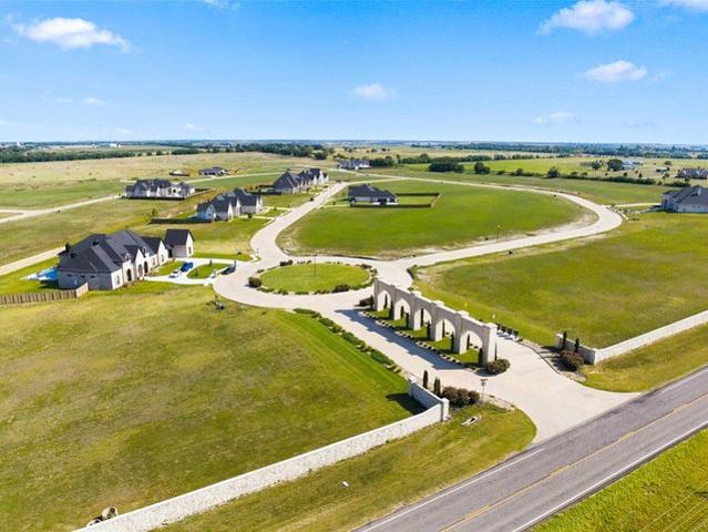 108 Yellow Rose St, Lorena, TX 76655