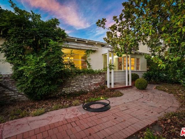 10941 Peach Grove St, Toluca Lake, CA 91601