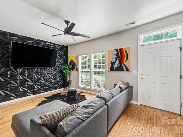 10946 Garden Oaks Lane