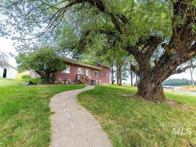 1094 Crumarine Loop, Moscow, ID 83843