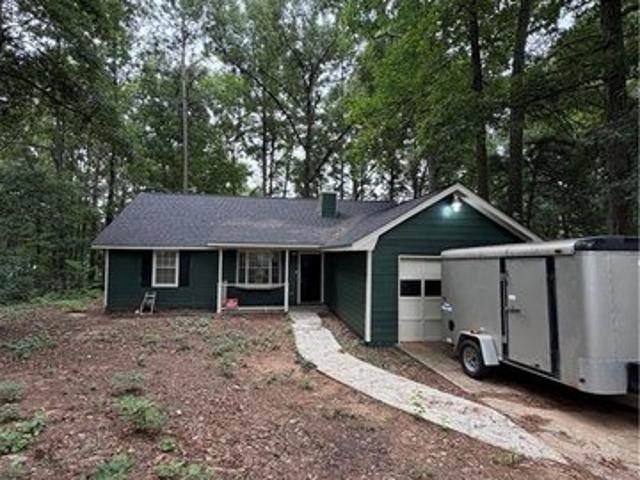 1094 Crystal Lake Rd, Atlanta, GA 30349