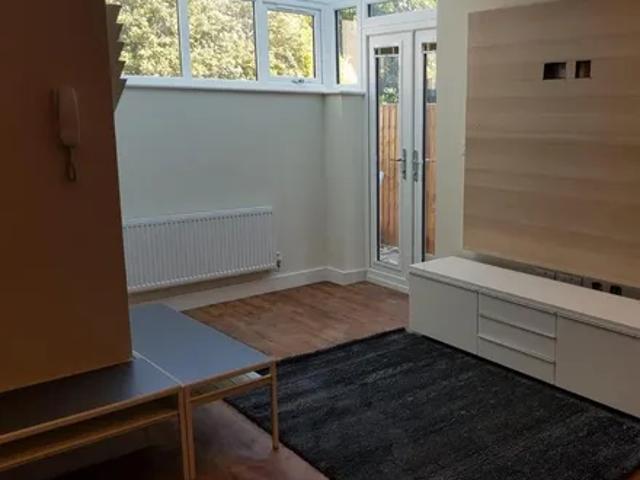 1094 Pershore Road, Stirchley, B30 2YG, United Kingdom | 6 bed house for rent #133737901 | Rentberry