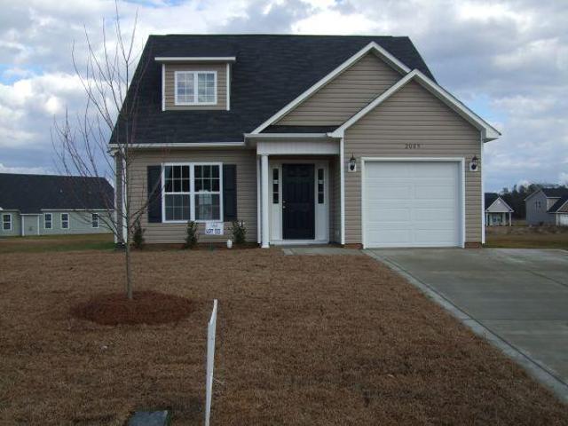 $1094 / 3br 1500ft² Great house Available April 26th Fayetteville map