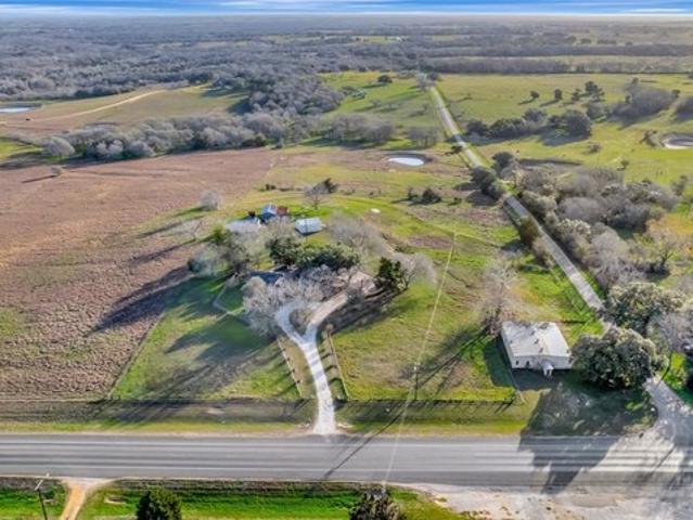 10957 N US Highway 77, Schulenburg, TX 78956