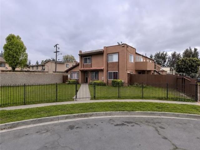 1095 N Vista Ave, Rialto, CA 92376