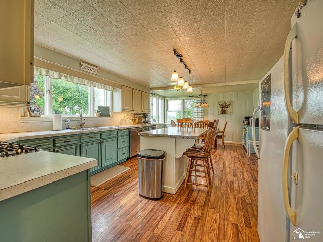 1095 Nieman Road