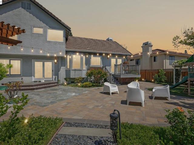 1095 Canyon Hills Rd