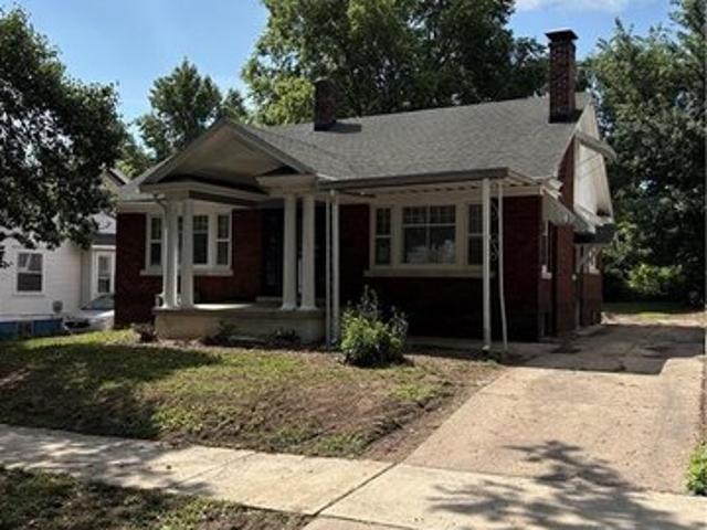 1095 E Clay St, Decatur, IL 62521