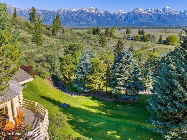1095 Grand View Rd, Jackson, WY 83001