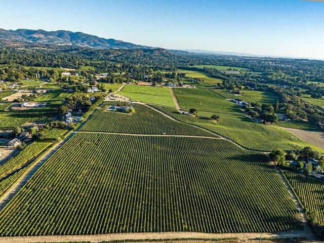 1095 Hardman Ave, Napa, CA 94558