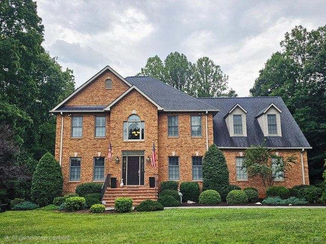 1095 Irvine Dr, Forest, VA 24551