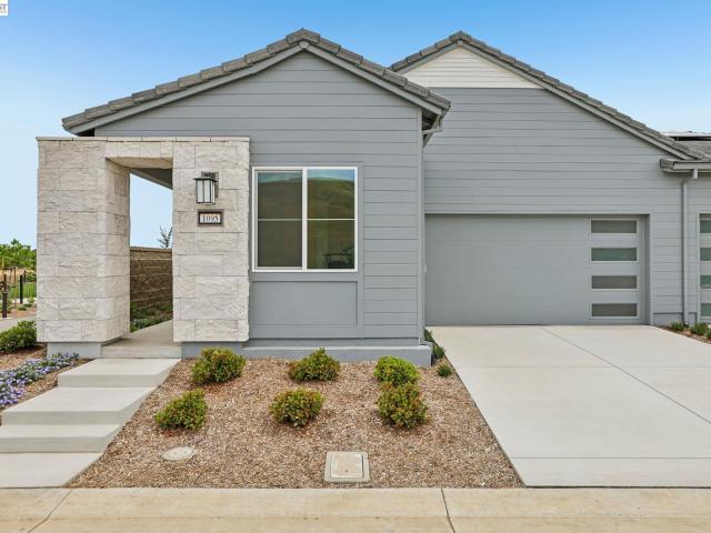 1095 Riverbend Drive