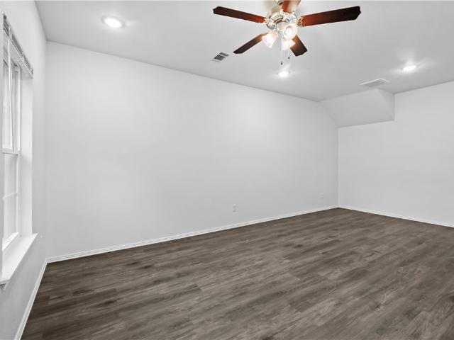 1095 S Benchmark Lane 1, 2