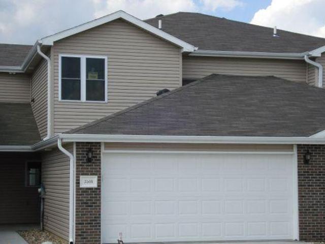 $1095 / 3br 1600ft² Newer Southside Townhome 40th & Yankee Hill Road