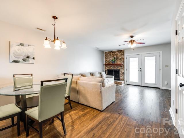 10961 Carmel Crossing Rd, Charlotte, NC 28226 | MLS #4360