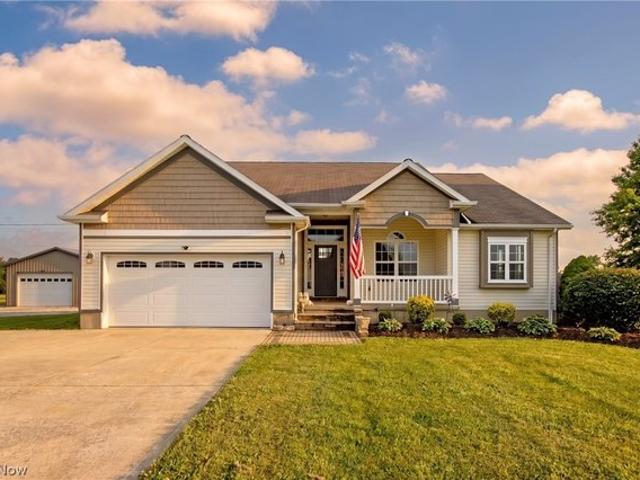 10964 Parmenter Rd, Burbank, OH 44214