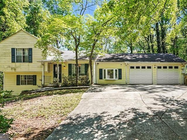 10968 Highridge Ct, Hampton, GA 30228