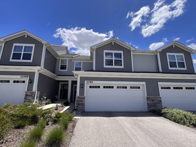 1096 Moraine Dr, South Elgin, IL 60177