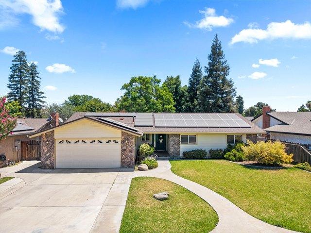 1096 N Beverly St, Porterville, CA 93257