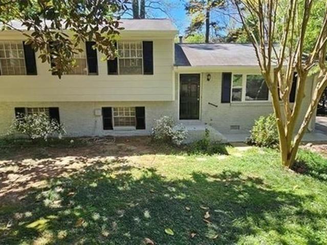 1096 DE Leon Ct, Clarkston, GA 30021