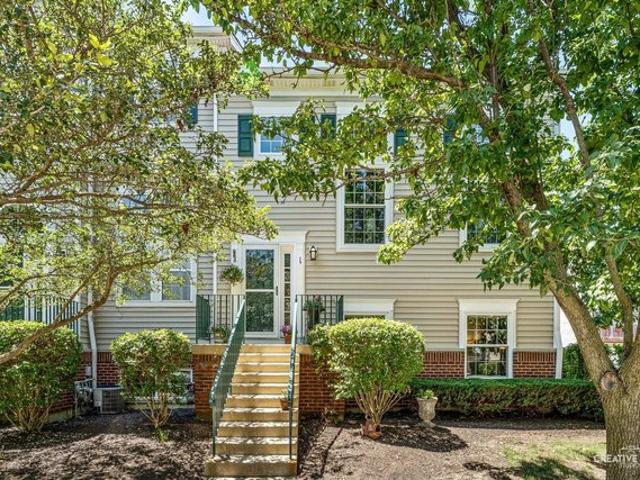 1096 Village Center Pkwy Unit 1, Aurora, IL 60506