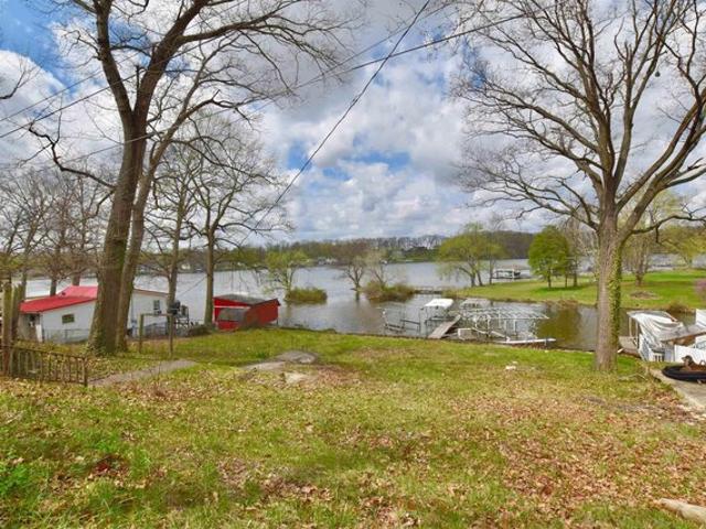 10971 N Lower Lake Shore Dr, Monticello, IN 47960