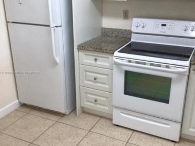10975 SW 107th St #302 Miami, FL 33176