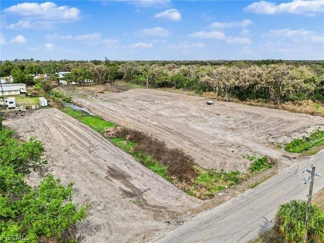 1097 Marshall Field Rd, Labelle, FL 33935