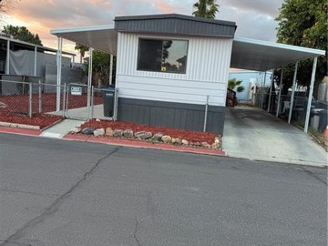 1097 N State St Spc 25, Hemet, CA 92543