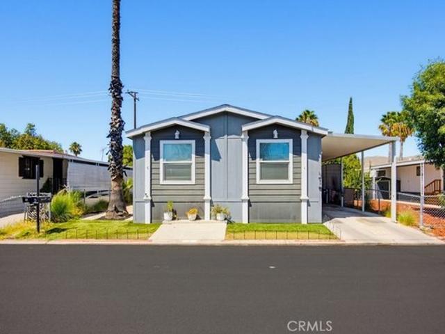 1097 State, Hemet, CA 92543